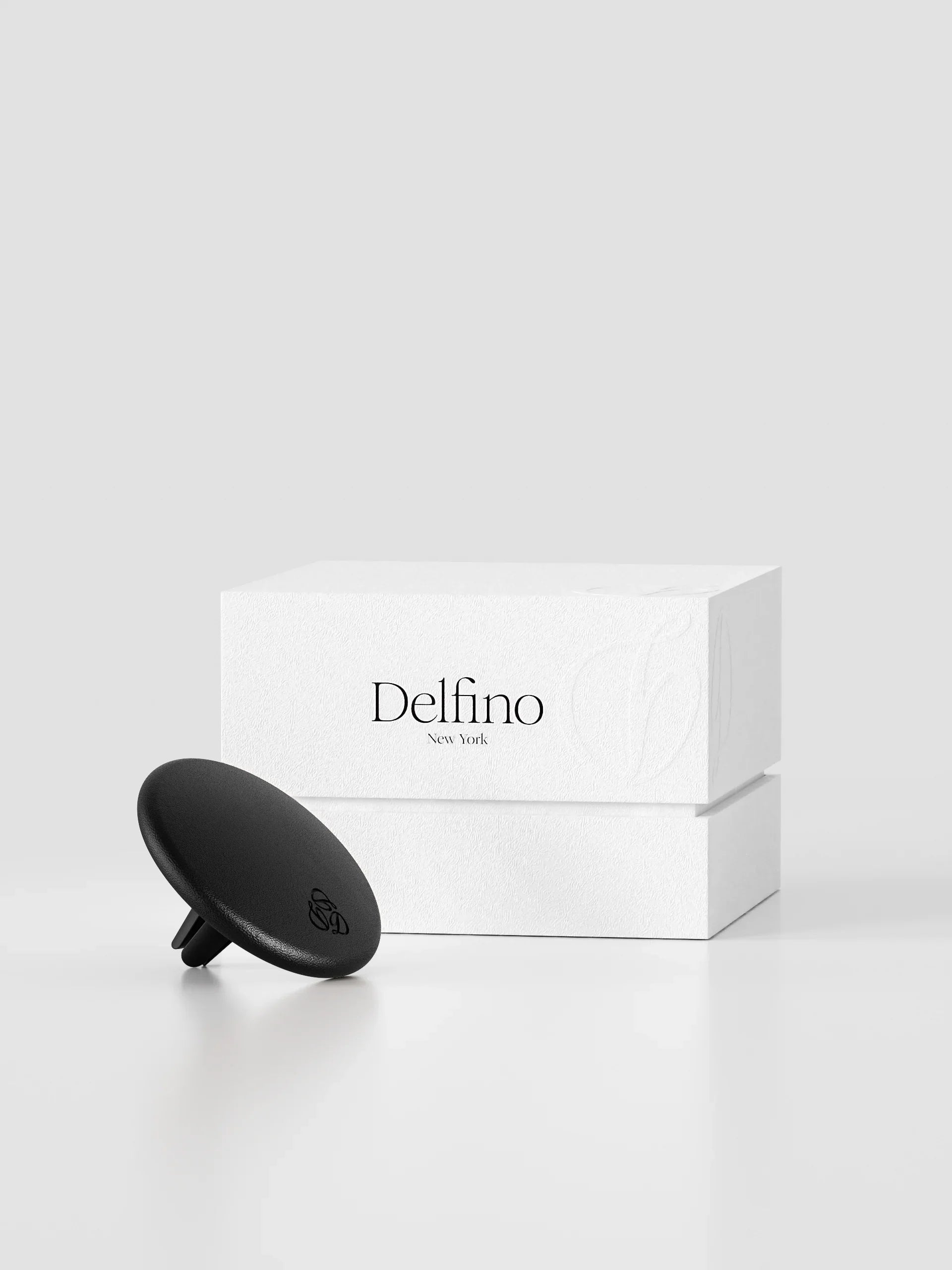 Luxury Car Diffuser Set – Oud Scent with Black Lambskin Case – seree