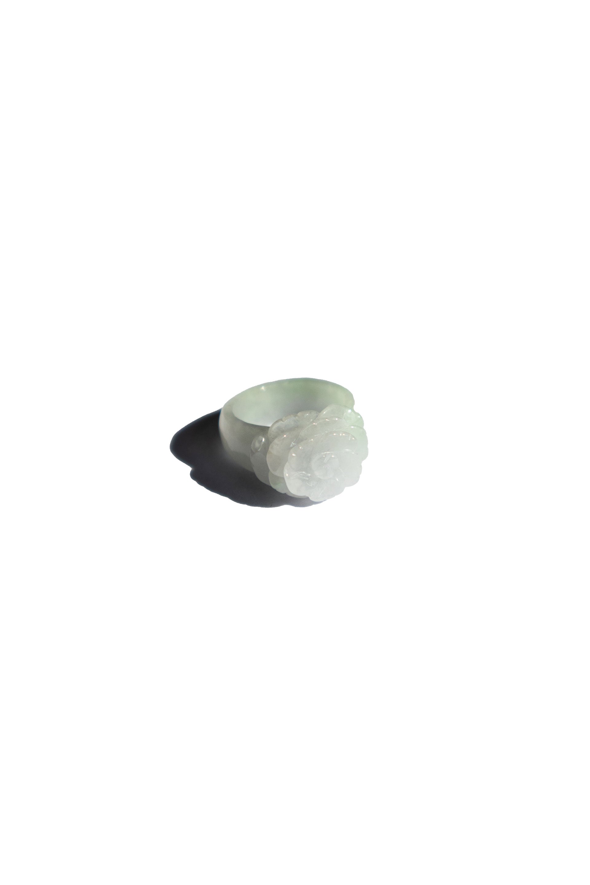 Rose — Off-white jade ring | seree